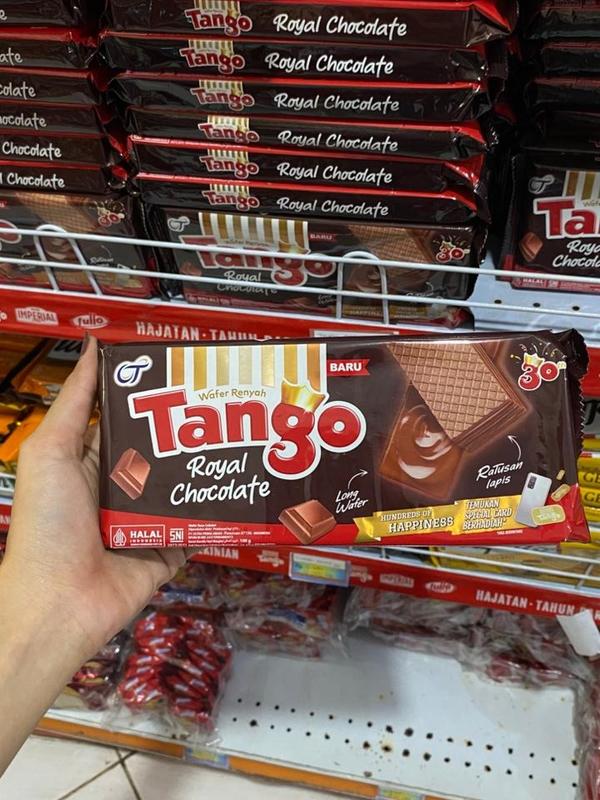 TANGO WAFER 1 DUS ISI 24 X 100g rasa cokelat Kemasan Praktis 24 Pcs ...