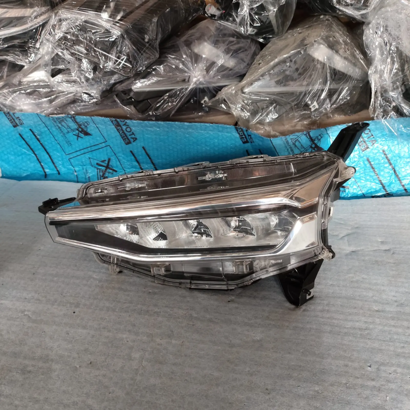 Headlamp Lampu Depan Toyota Avanza Type G 2022 2023 Original - Shop ...