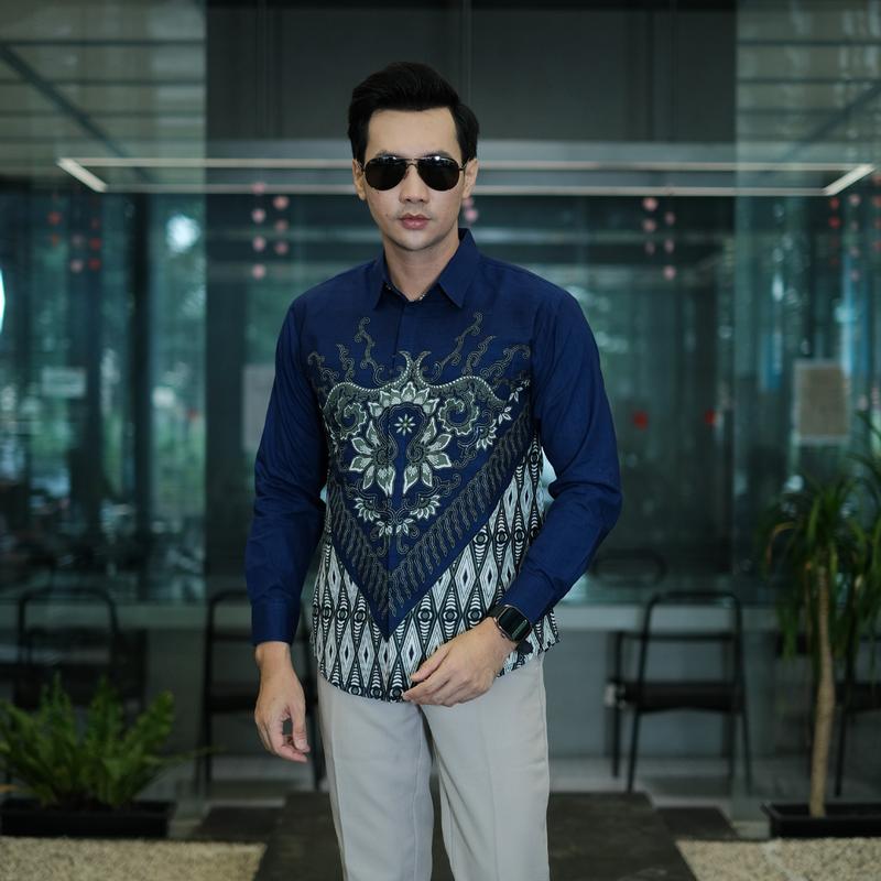 KEMEJA BATIK GANADIRA MOTIF MAHESWARA BIRU NAVY Kemeja Batik - Shop ...