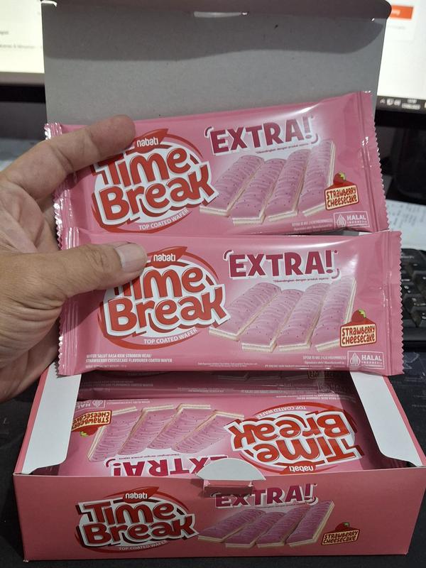 Nabati Time Break Extra Strawberry Cheese Cake (1 Box isi 10 Pcs ...