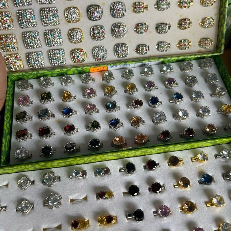 Keronsang Dagu Bahu Baby Brooch - TikTok Shop Malaysia