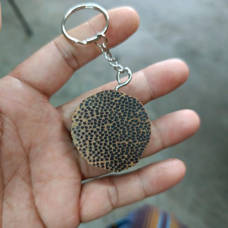 keychain teras kayu ibor (tembus cahaya) - TikTok Shop Malaysia