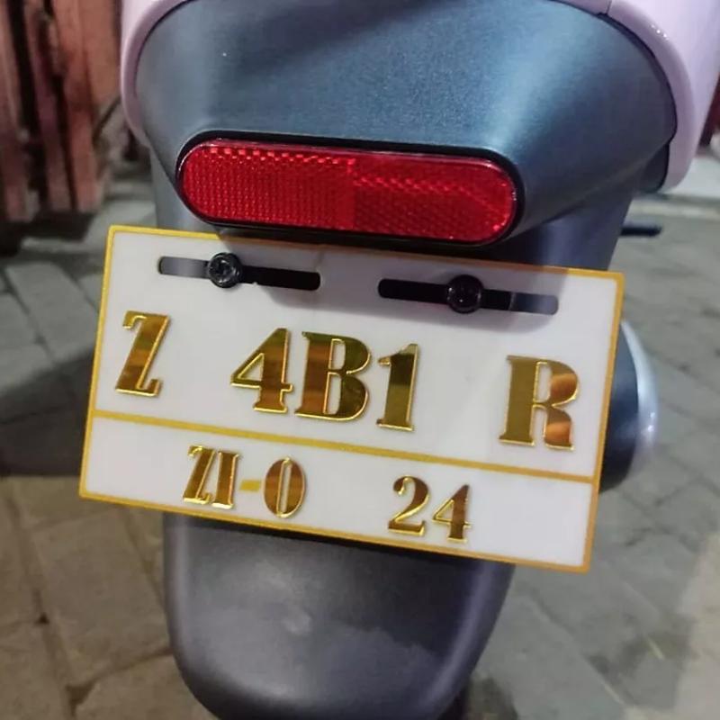 Plat Sepeda Listrik Custom Nama Bahan Akrilik Huruf Timbul Warna - Shop ...
