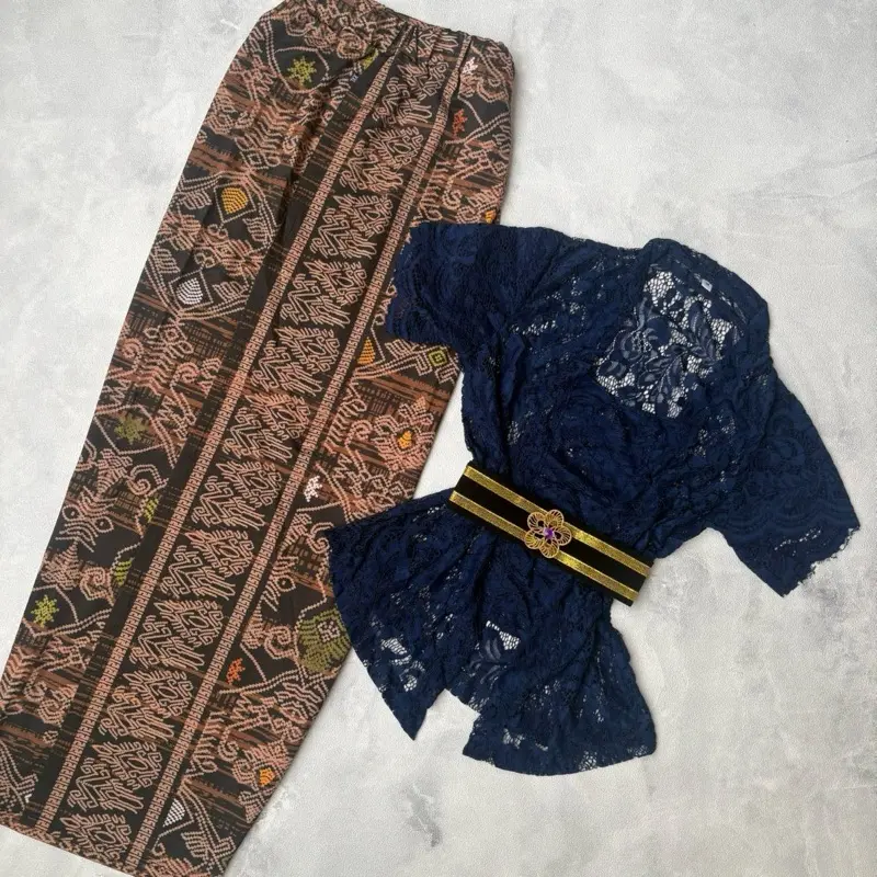 Oneset Kebaya Sofia Seragam Brokat Lengan Pendek Lilit Tanpa Kancing ...