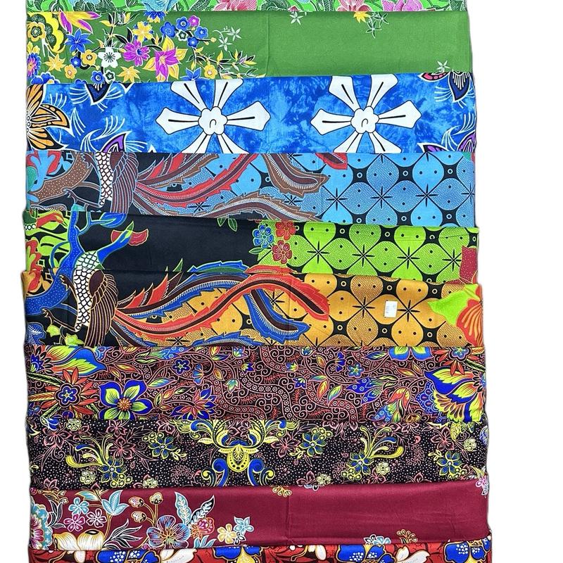 ️Kain Sarung/ Kain Batik Viral Corak /Random 1 set 10pcs - TikTok Shop ...