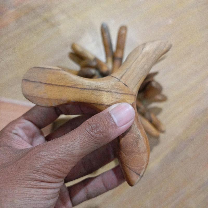 Alat Pijat Kayu Urut Pijit Terapi Terbuat dari Kayu Sangat Halus - Shop ...