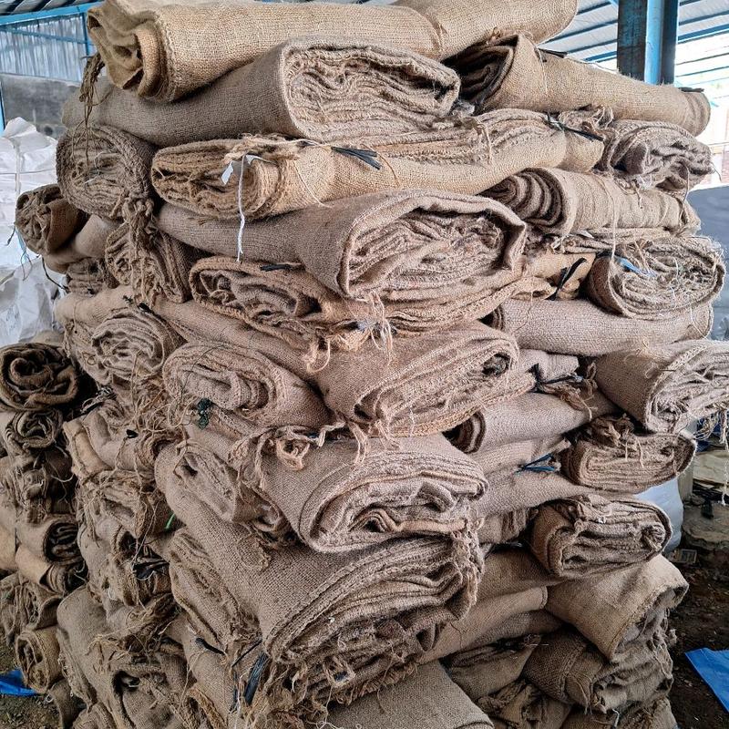 Karung Goni Bahan Tebal Ukuran 50kg - Diskon Besar Penyimpanan - Shop ...