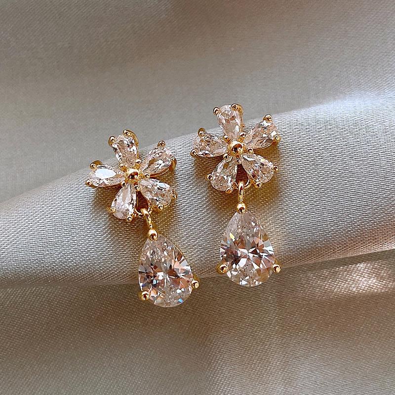 Anting-anting Niche, Rekaan Bunga Titisan Air, Elegan dan Lembut ...