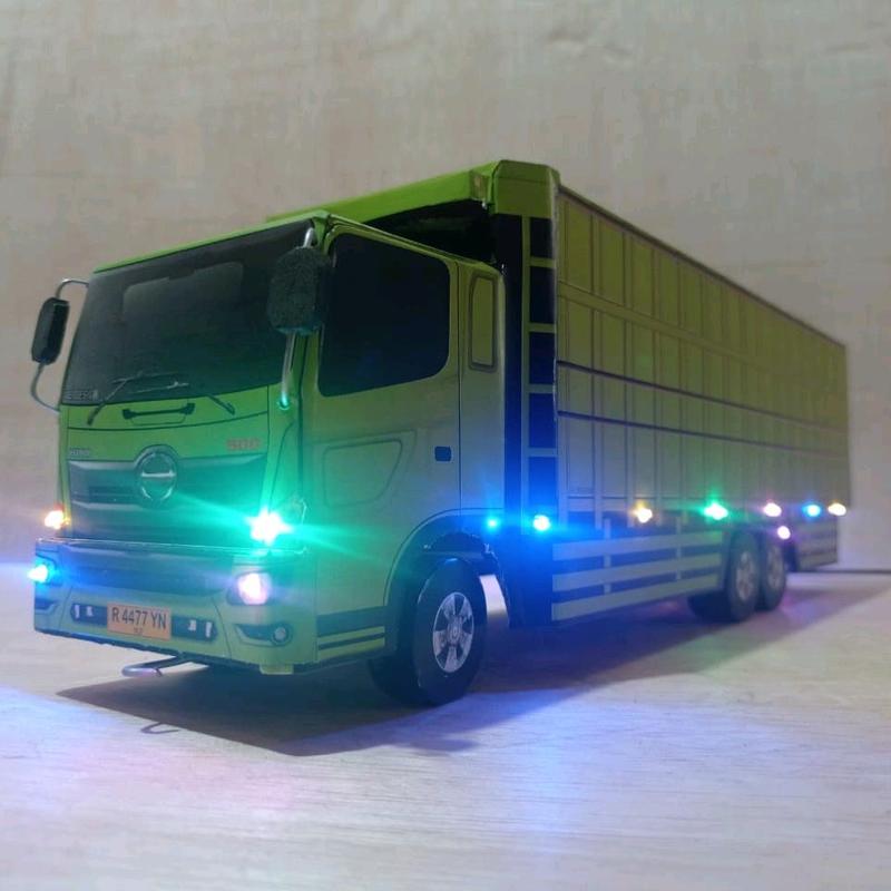 Miniatur truk tronton hino 500 biru fariasi lampu leed warna warni Anak ...