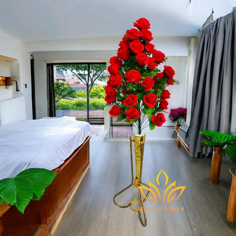 bunga mawar mekar 36 kuntum satu set pot setending besi - Shop | Tokopedia