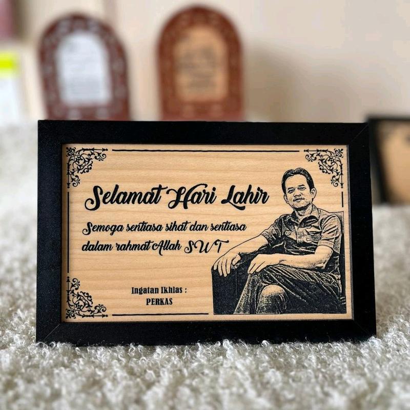 Ukiran Gambar Potret Kayu / Wooden Potrait with laser engraving ...