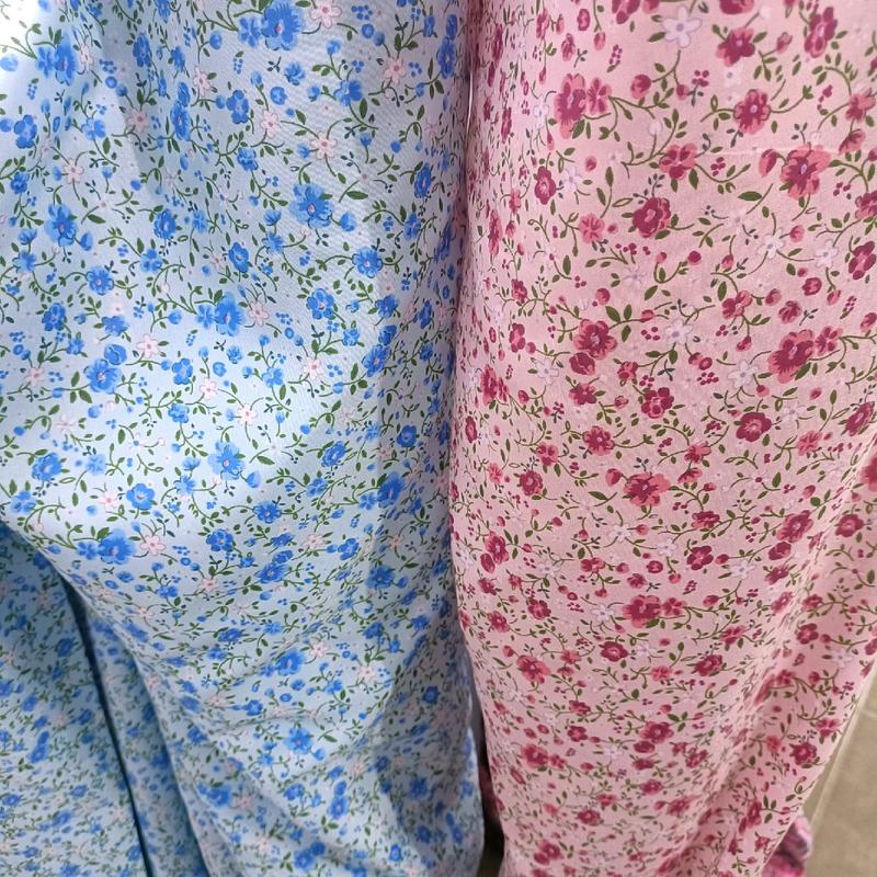 Bidang 48" Kain Cotton Bunga Kecil / Floral Fabric - TikTok Shop Malaysia