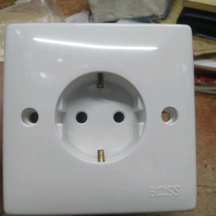 Jual BOSS Stopkontak Arde 16A B426/16S dengan Desain Modern dan ...