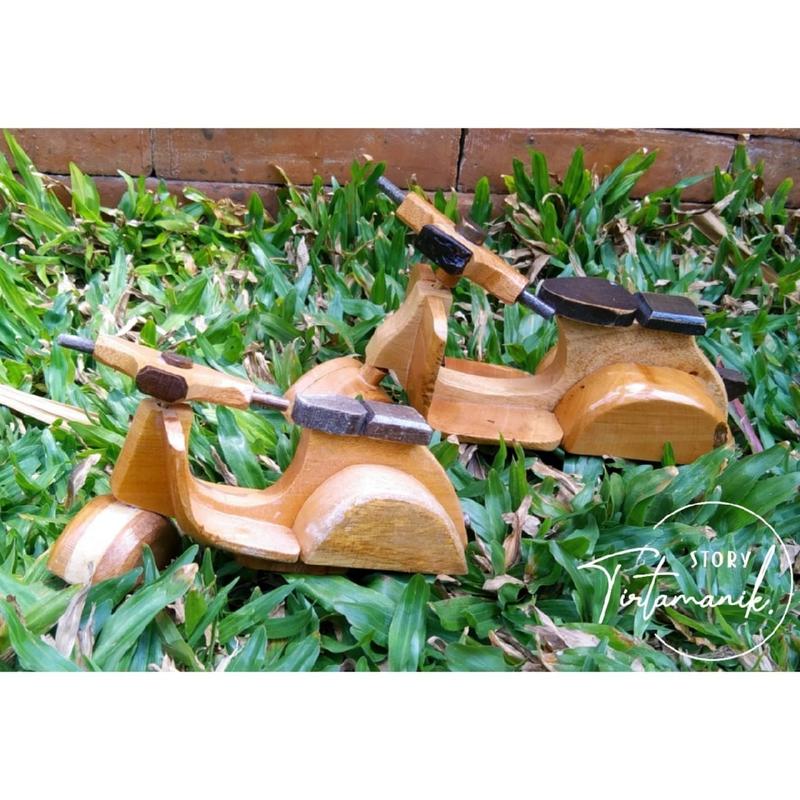 MINIATUR MOTOR VESPA KAYU Kerajinan - Shop | Tokopedia