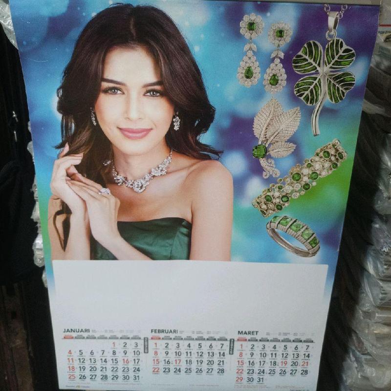 Kalender Dinding Triwulan Artis & Perhiasan 2 (AO 130) Tahun 2026 ...
