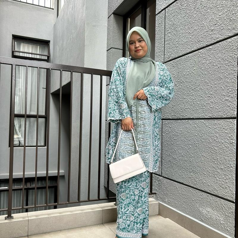 Hawa Kurung Batik Set Loose WanitaBatik Cop - TikTok Shop Malaysia