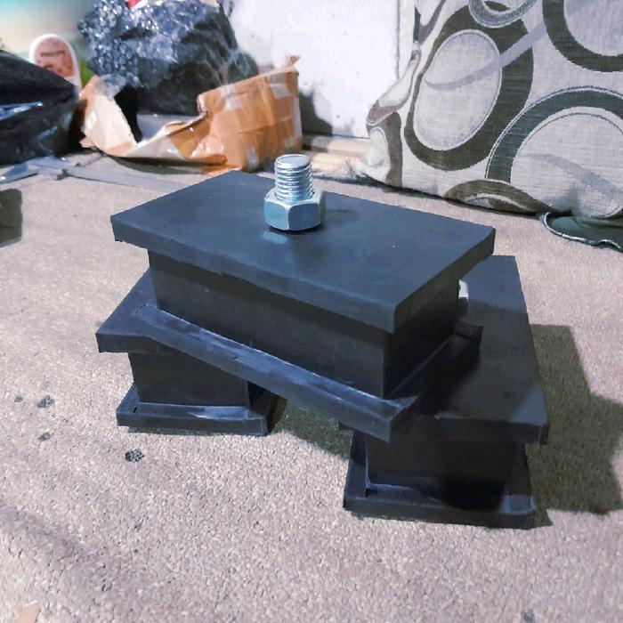 Jual Rubber Engine Mounting kotak 80x150x60 Baut M16 / Karet mounting ...