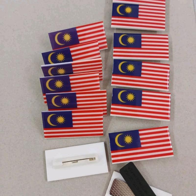 NAMETAG BENDERA EPOXY PIN DAN MAGNET SAIZ STANDARD - TikTok Shop Malaysia