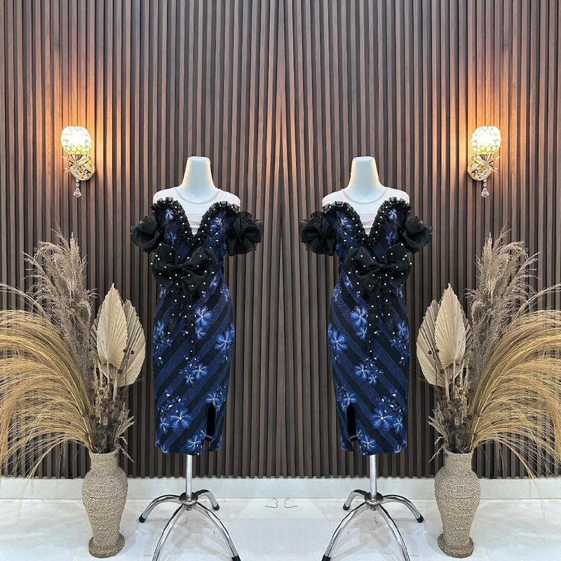 Midi Dress Bludru Motif Salur Lengan Sabrina Pita lepas pasang // Dress ...