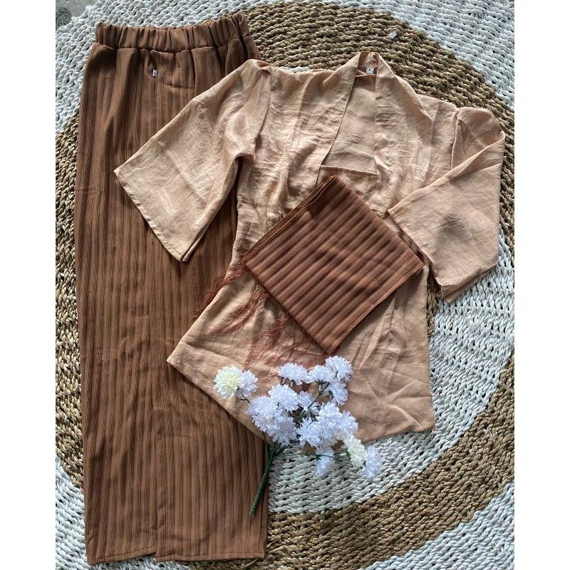 Terbaru!!! Oneset Dewasa Kebaya Santorini Lengan Lonceng Kamen Knit Set ...