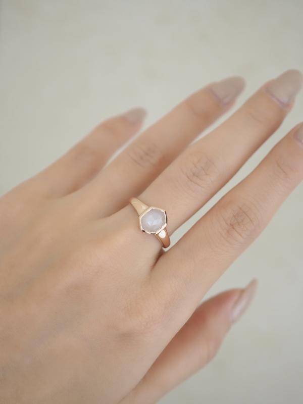 (AZEN)VALORA Ring - Grey Moonstone (Rose Gold) - TikTok Shop Singapore