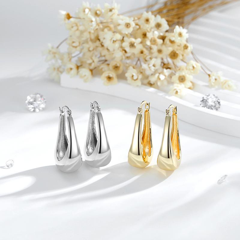 Anting-anting Wanita, Fesyen, Berbentuk U, Reka Bentuk Indah - TikTok ...