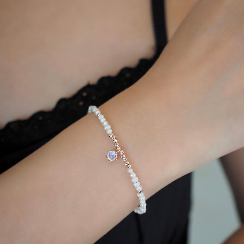 (AZEN) EDITH Pearl Bracelet - Moonstone (Rose Gold) - TikTok Shop Singapore