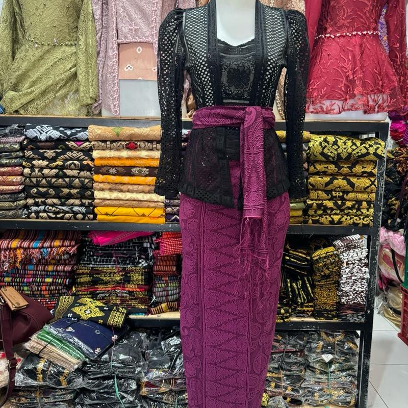 Kebaya MALIKA Bahan Brokat Bahu Puff - Baju adat tradisional - Shop ...