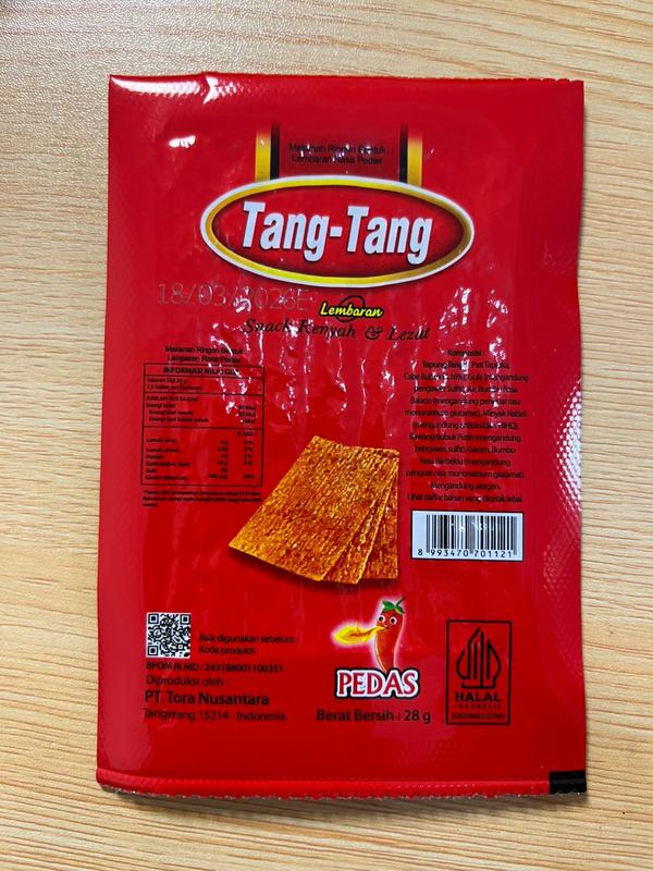 Tang-Tang Makanan Ringan Pedas Lembaran Tang-Tang 8 PCS Rasa Pedas ...