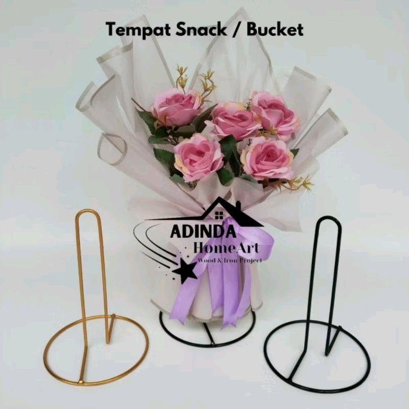 Standing Bucket / Snack Wisuda || Tempat Bucker Bunga || Tempat - Shop ...