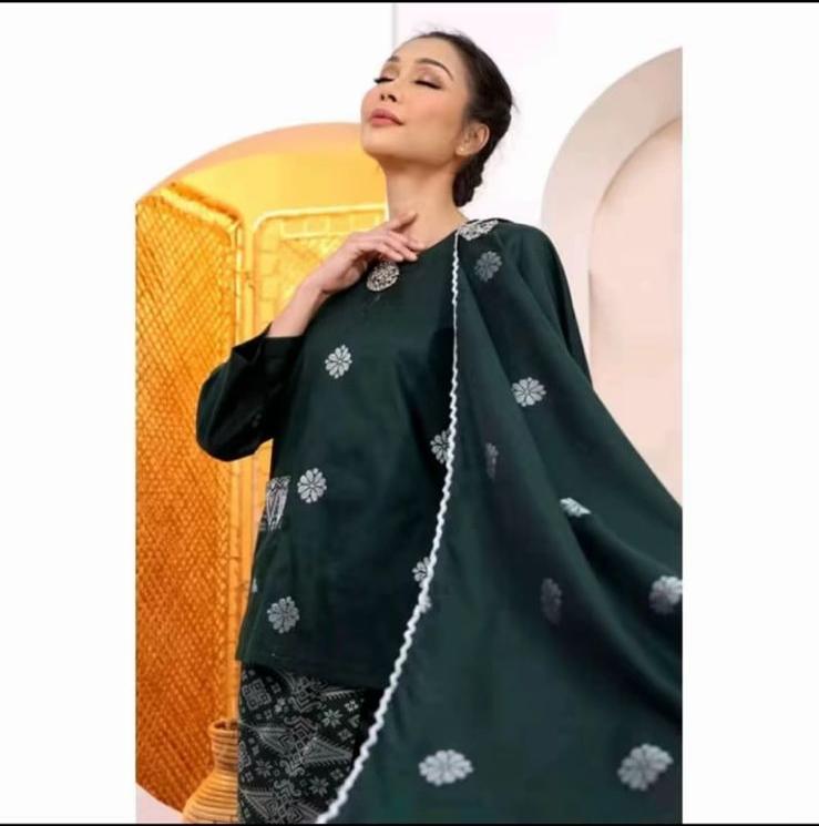 Selendang Plain Bunga Silver | By Songket Majestic | Scarves - TikTok ...