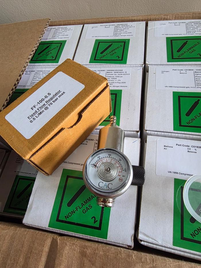 Jual Male Regulator Model 715 Equivalen for Span Gas/Kalibrasi C10 ...