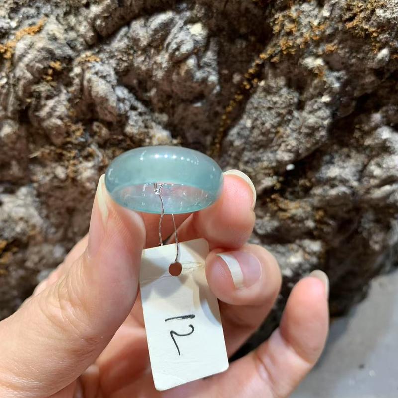 Cincin Jadeite, Warna Biru Langit, Bentuk Bulatan Pelbagai - TikTok ...
