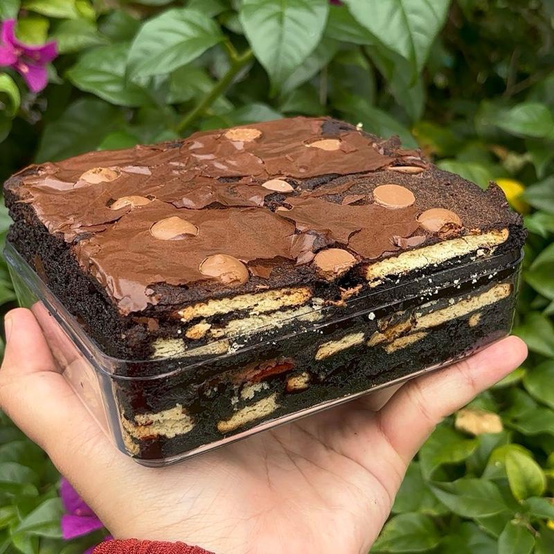 BROWNIE BATIK BY SUGARDELLE Kek Choc Topping - TikTok Shop Malaysia