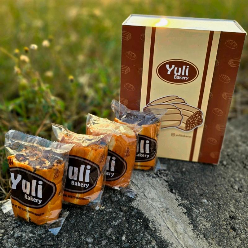 [10PCS] ROTI GULUNG BY YULI BAKERY - Shop | Tokopedia