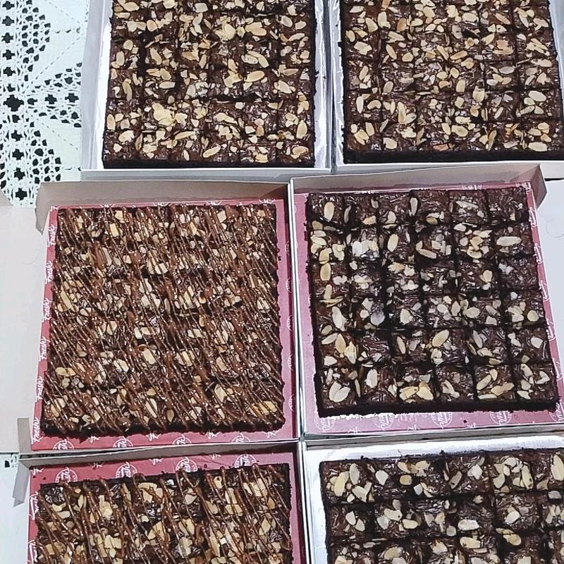 Brownies Kedut Less Sweet (Food, Makanan, Snack) - TikTok Shop Malaysia