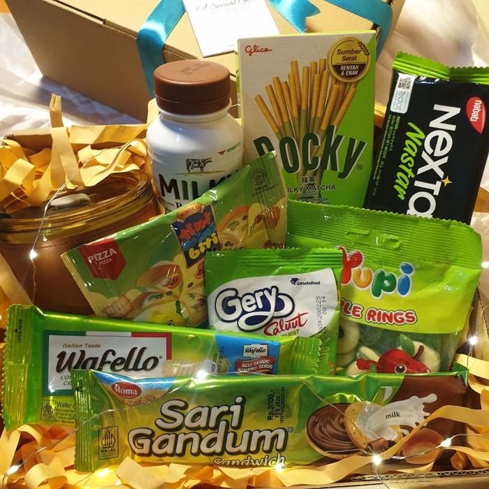 Jual SNACK BOX Kado Ulang Tahun / Hampers Snack Murah / Buket Snack ...