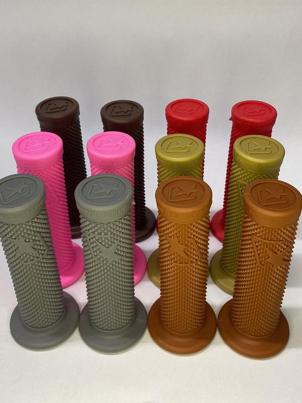 BOSSMP ARIETE RUBBER HANDLE GRIP HG-1241 UNIVERSAL FOR MOTORCYCLE ...