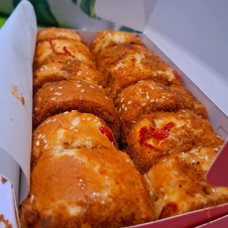 ROTI ROLL ABON MADURA. OLEH-OLEH KAS MADURA Asin - Shop | Tokopedia