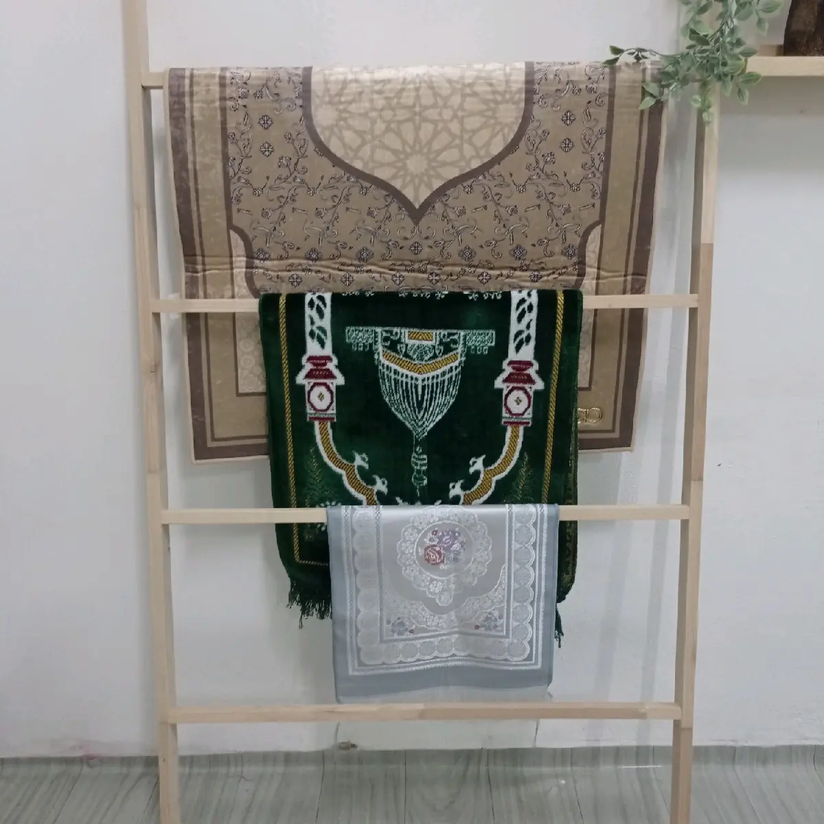 RAK TANGGA SEJADAH /BAJU/TELEKUNG/TUALA DAN SEBAGAINYA Berdiri - TikTok ...