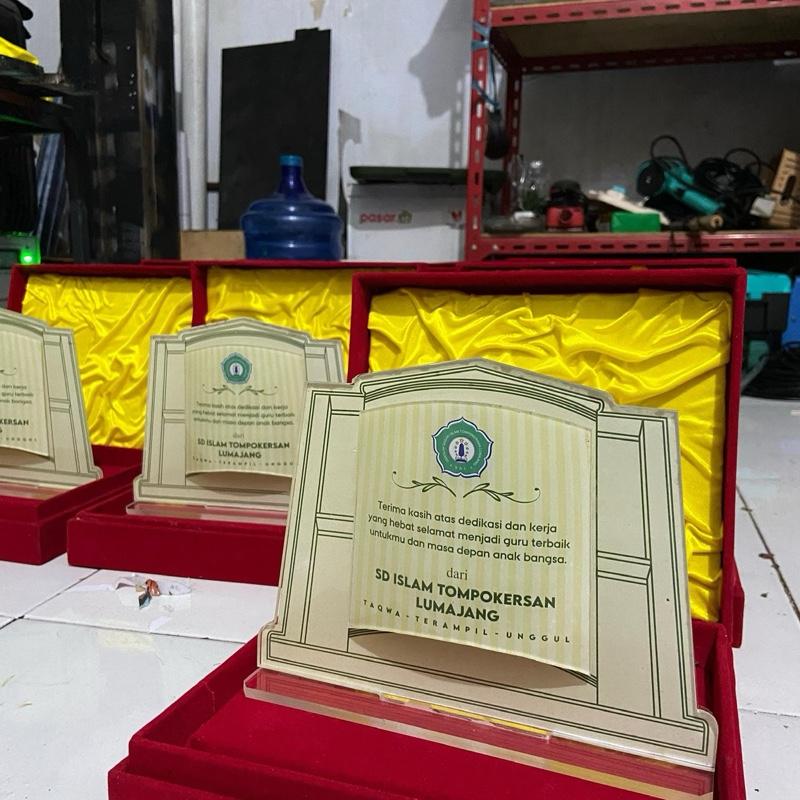 Vandel akrilik , plakat akrilik tebal 5mm + box ukuran 20x20 - Shop ...