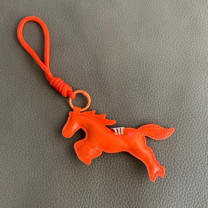 Jual Gantungan Kunci Kuda fr Singapore 2 Warna Orange Terang dan Merah ...