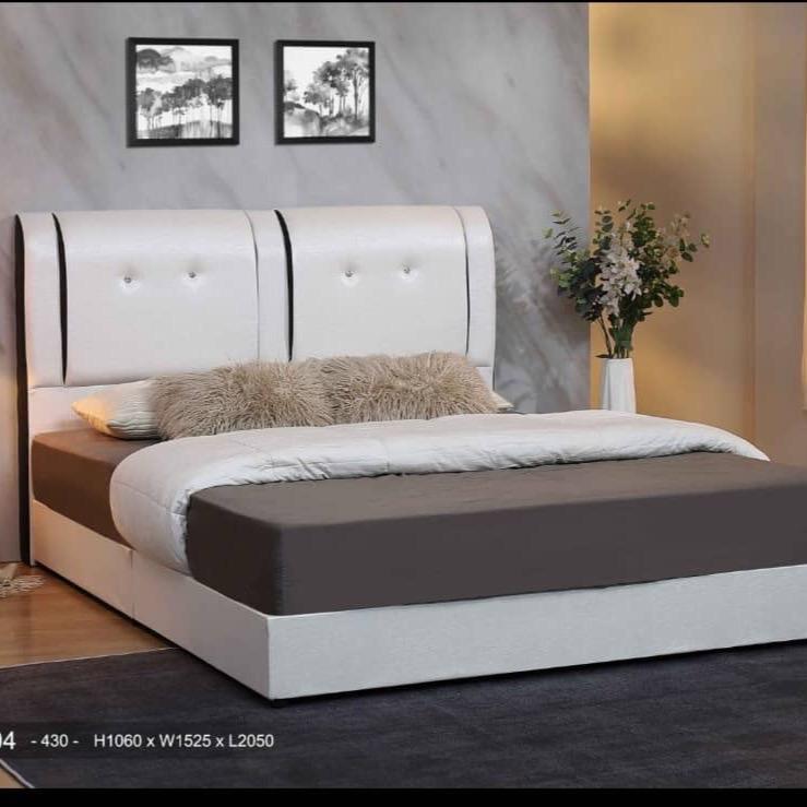 Katil dewan good qulity king and queen + single for sleping Furniture ...
