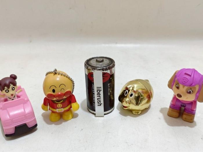 Jual Set crayon shinchan shin chan mimiko car gashapon anpanman paw ...