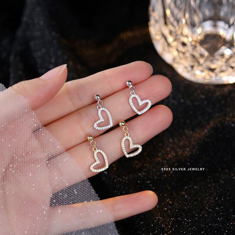 Anting Wanita Motif Love Anti Karat Titanium Sparkling Silve - Shop ...