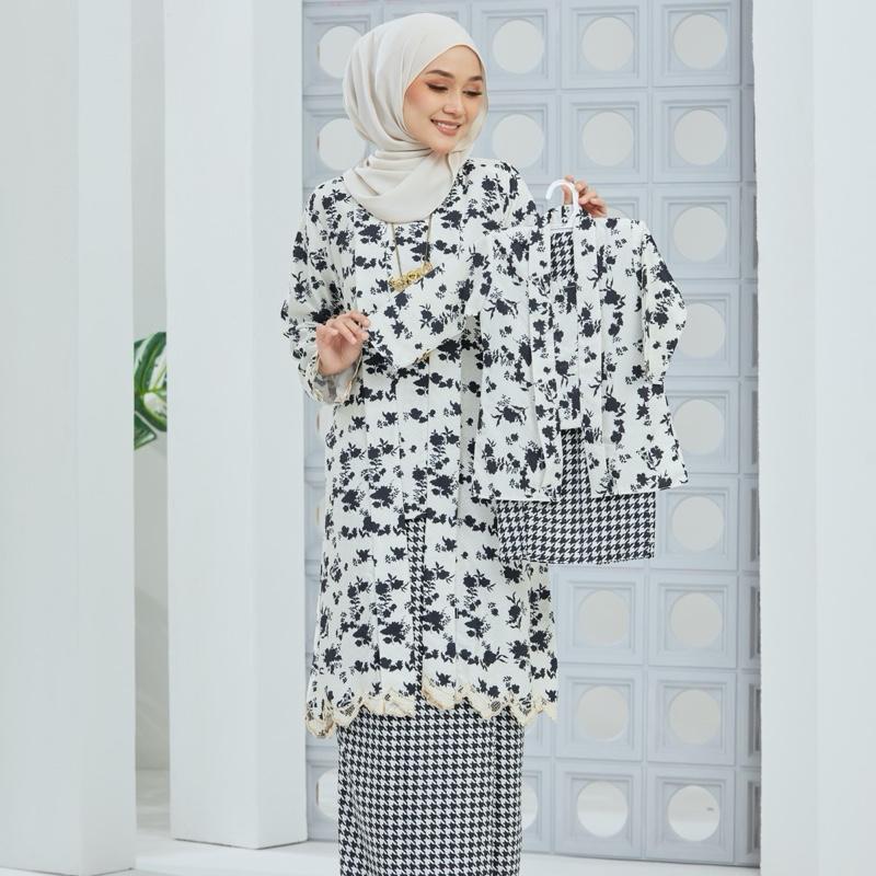 CLEARANCE KEBARUNG INANG SARI SULAM CORAK BUNGA Clothing - TikTok Shop ...
