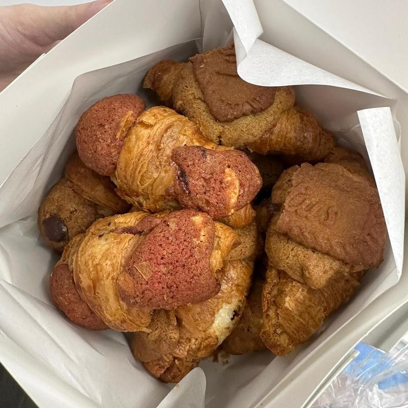 [SWEEDY LIVE EXCLUSIVE] - BOX OF 6 MINI CROOKIES - TikTok Shop Singapore