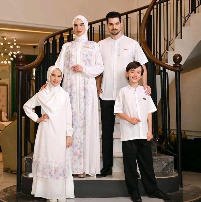 Jual Umbra raya series 2025 couple keluarga Muslim - l0+ panjang, cream ...