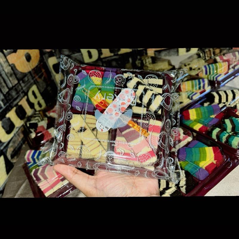 Kek Lapis Mix Box - Pelbagai Rasa Dalam Satu Kotak - TikTok Shop Malaysia