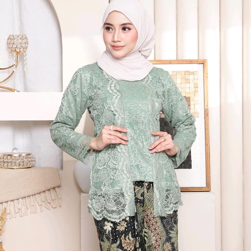 1 SET KEBAYA LACE IMAN | PARIO INSTANT - TikTok Shop Malaysia
